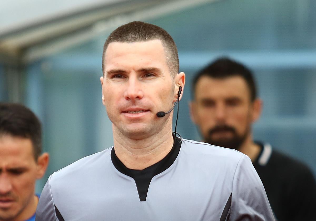 En los últimos 5 partidos que ha dirigido Kabakov, árbitro del partido, han ganado los ...